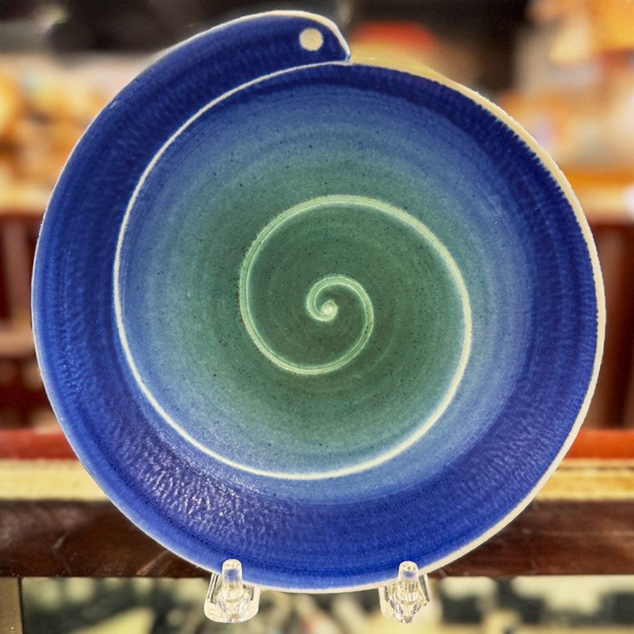 Wayne L. Bates Spiral Pottery Dish – The Exchange